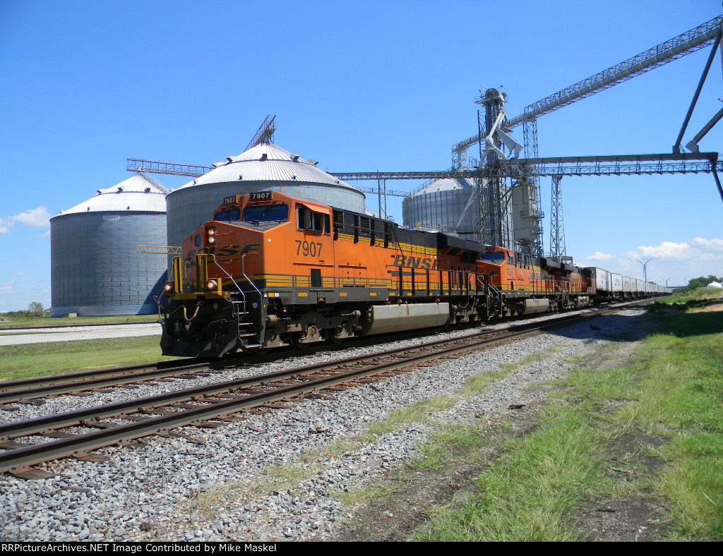 BNSF 7907